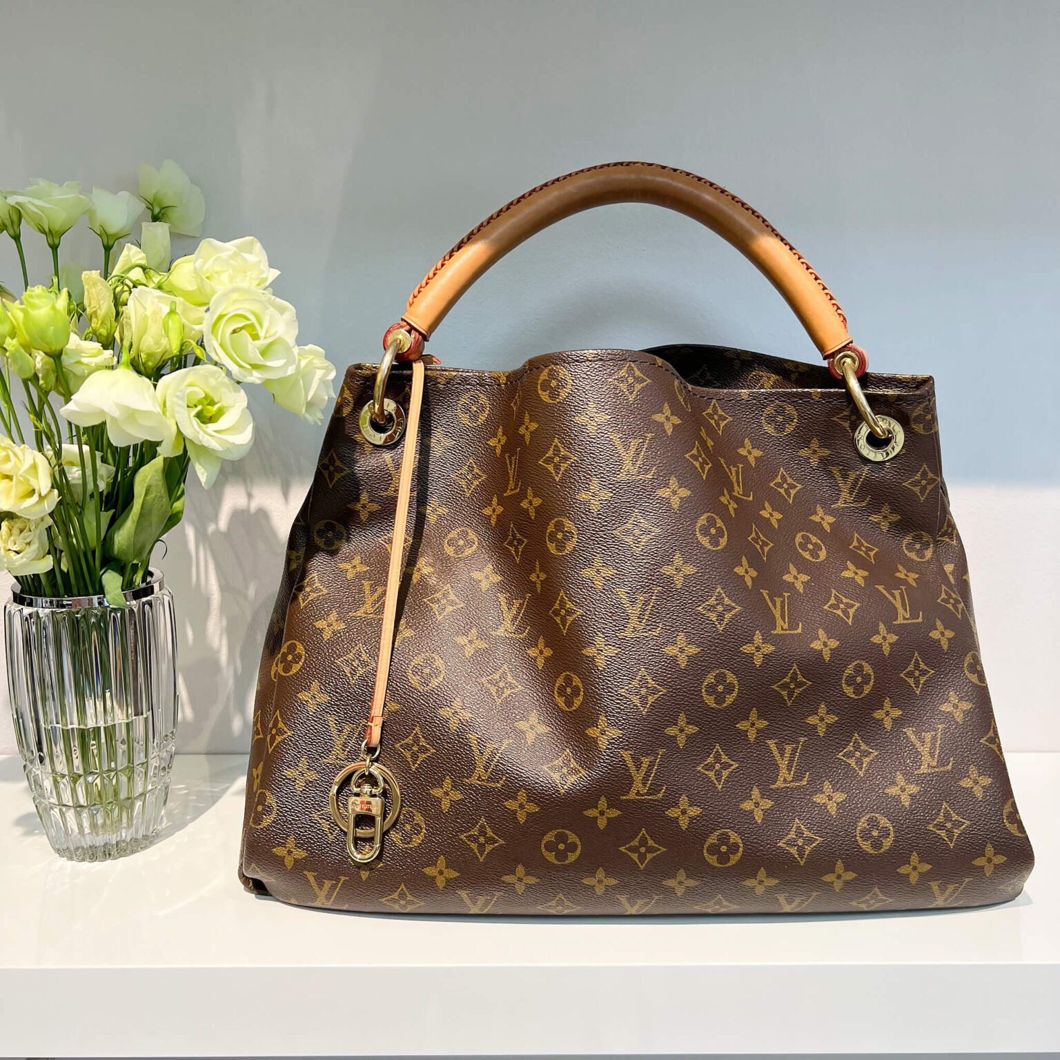 Louis Vuitton Artsy MM Monogram Canvas - Coco Liebt Louis